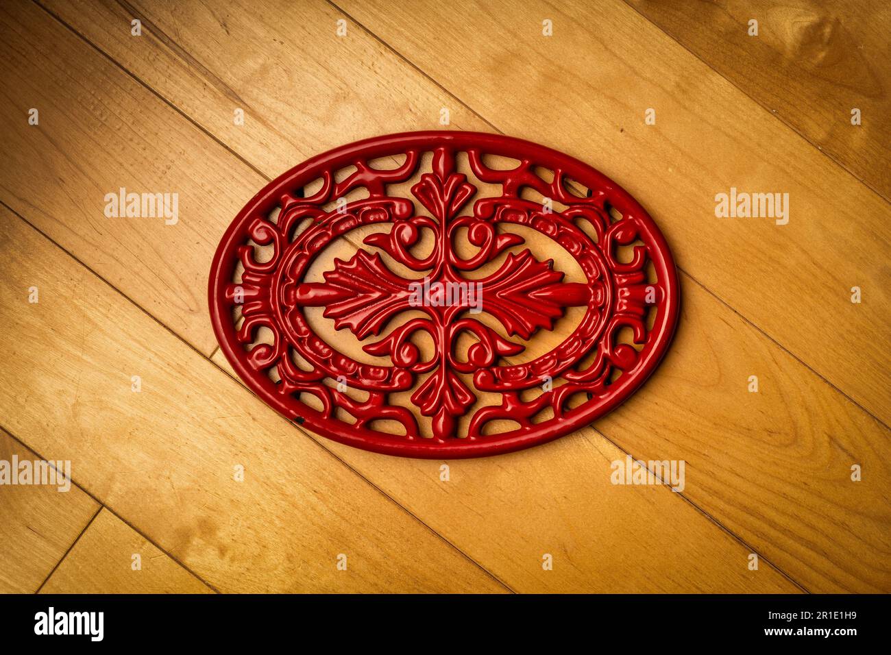 Retro red cast iron hi-res stock photography and images - Alamy