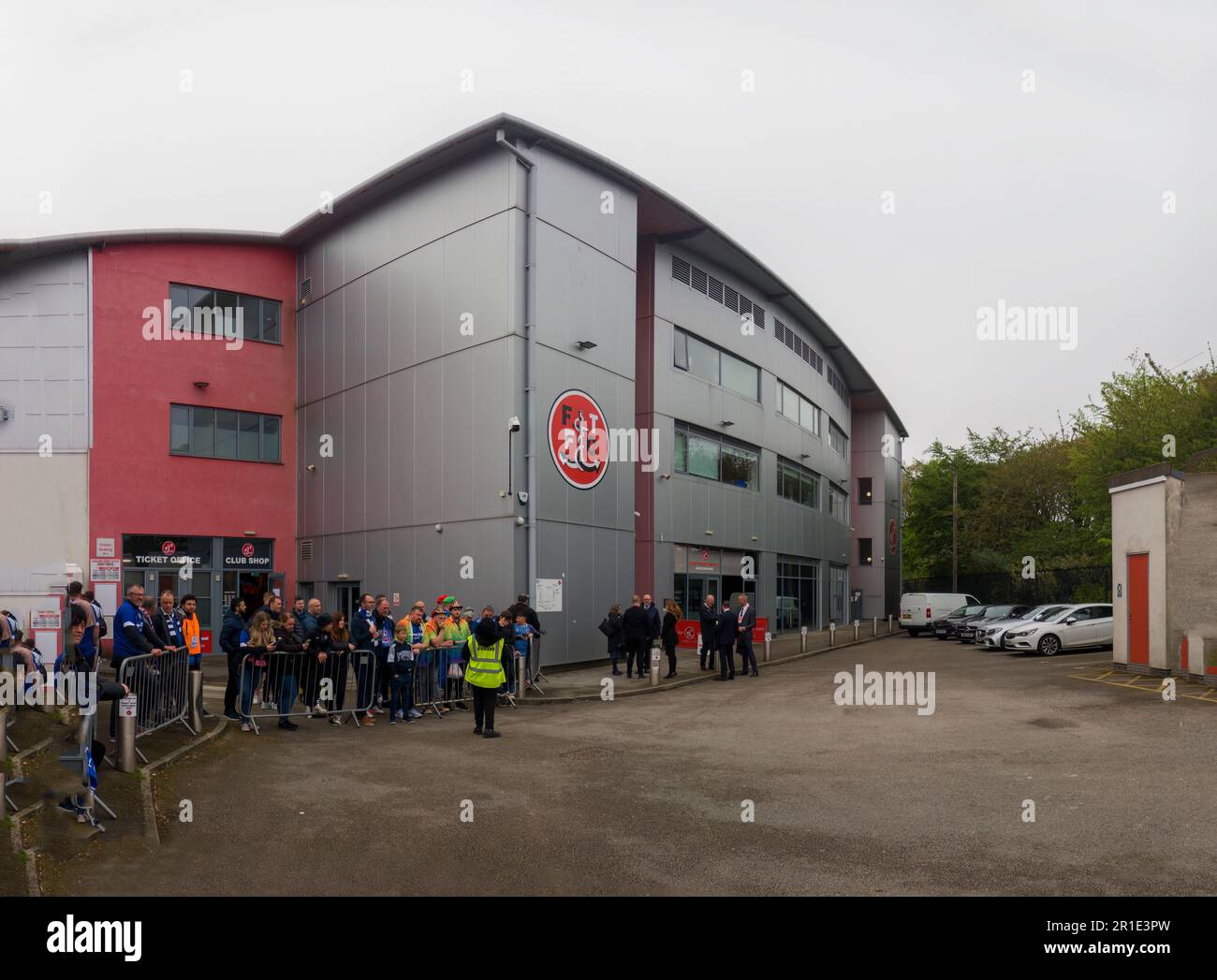 Efl league two supporters hi-res stock photography and images - Alamy