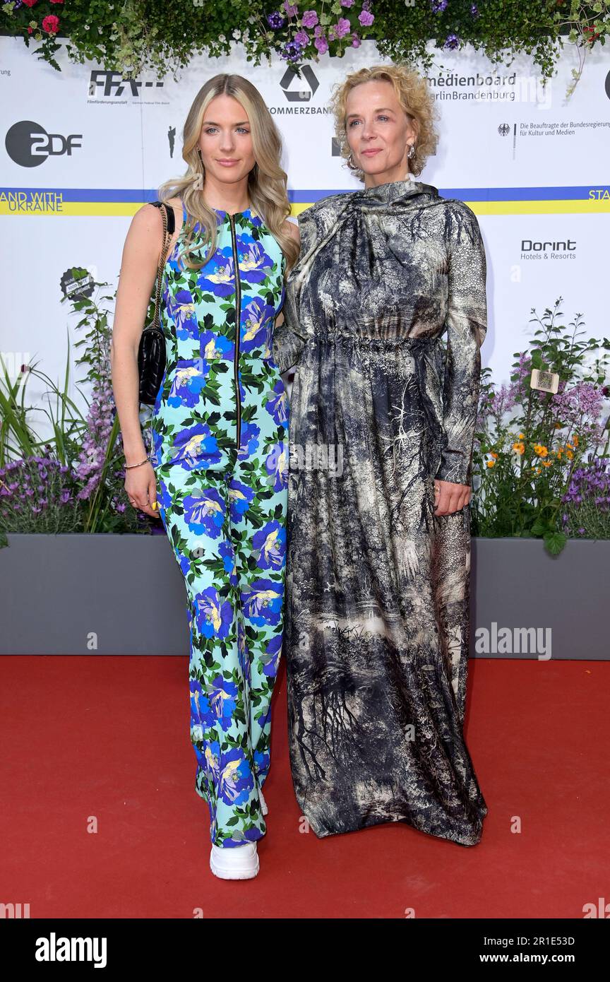 Berlin, Deutschland. 12th May, 2023. Katja Riemann mit Tochter Paula ...