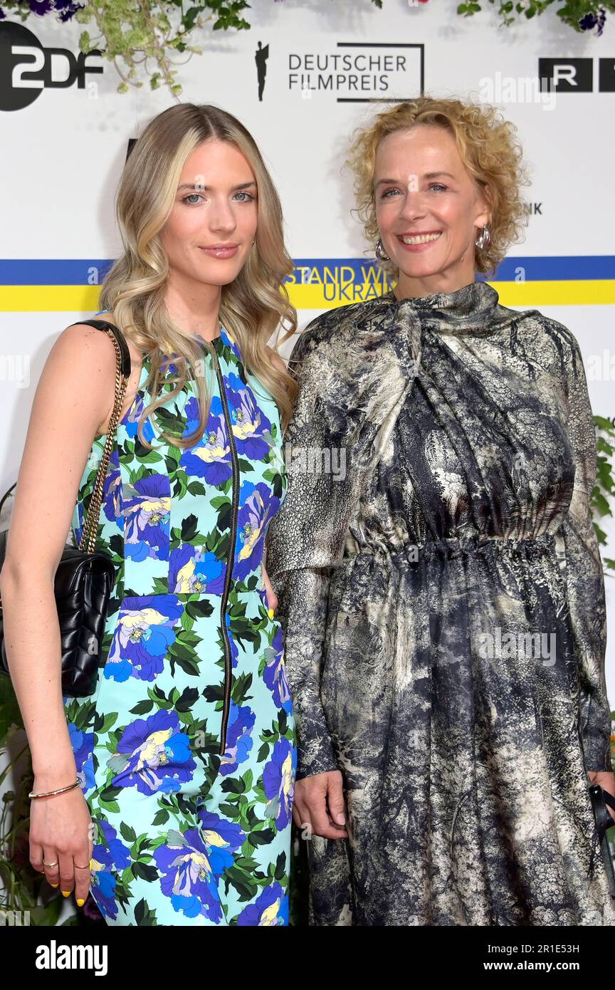 Berlin, Deutschland. 12th May, 2023. Katja Riemann mit Tochter Paula ...