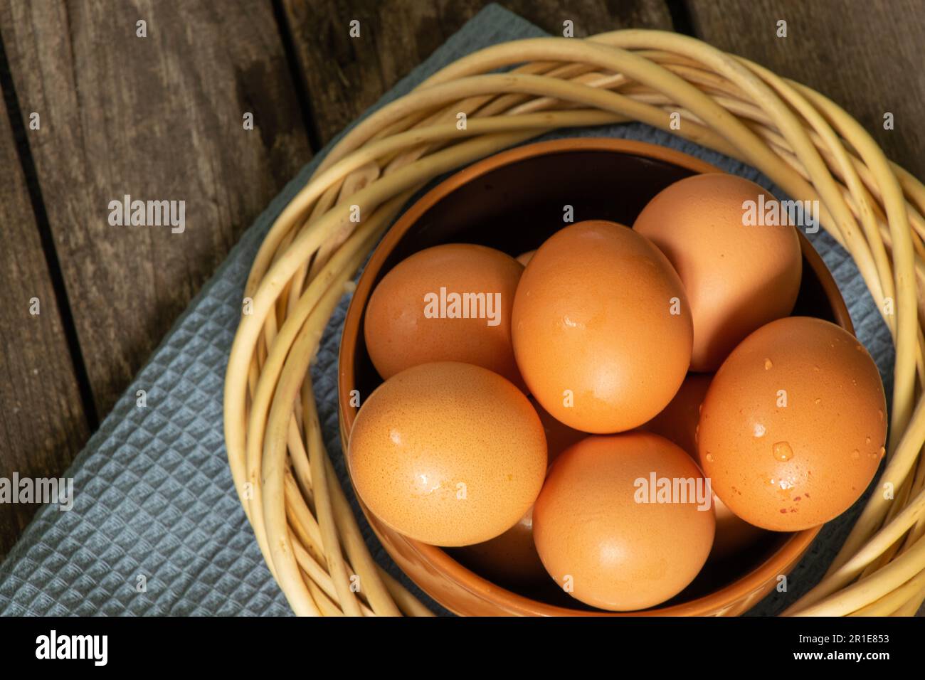 Chicken farm eggs hen hi-res stock photography and images - Alamy