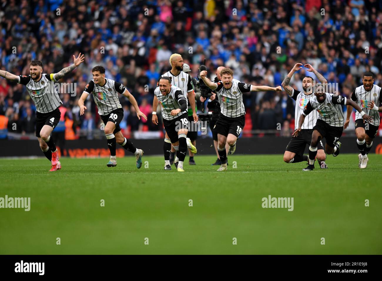 Notts county wembley hi-res stock photography and images - Alamy