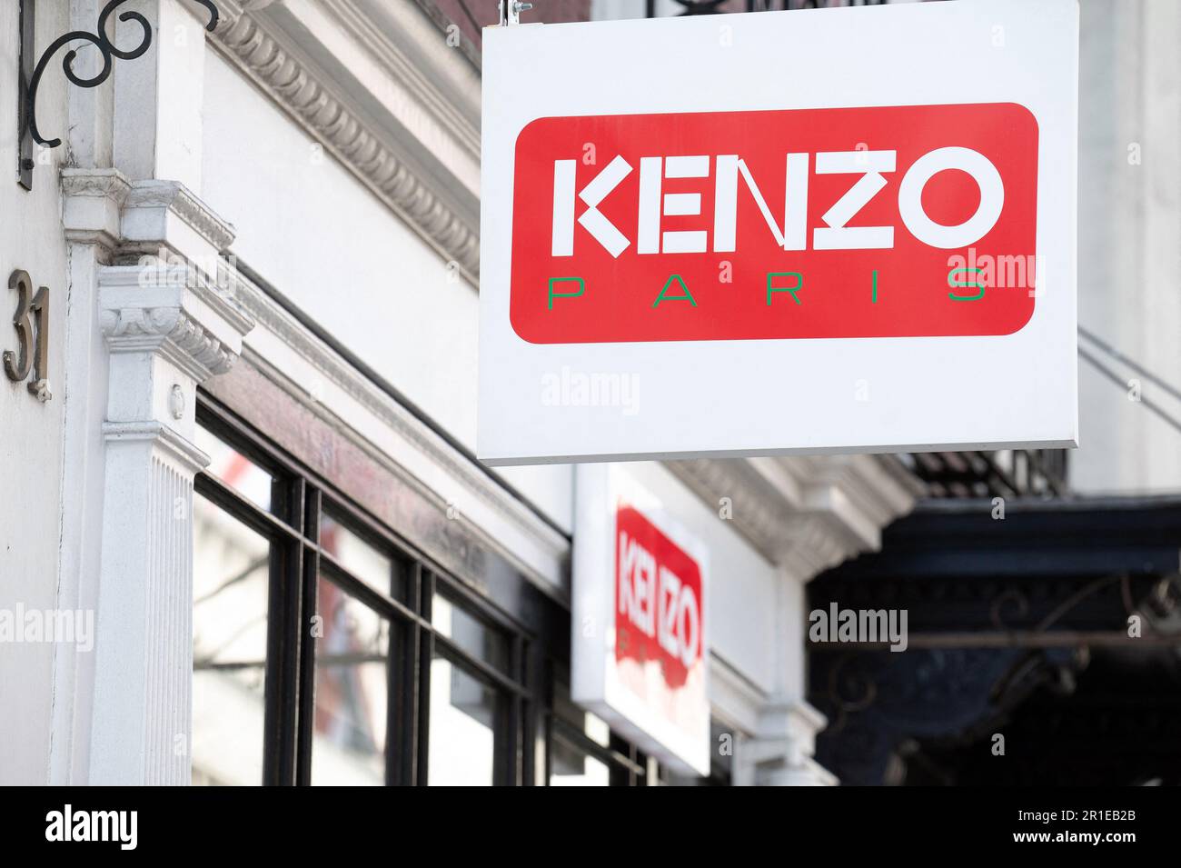 Kenzo logo hi-res stock photography and images - Alamy