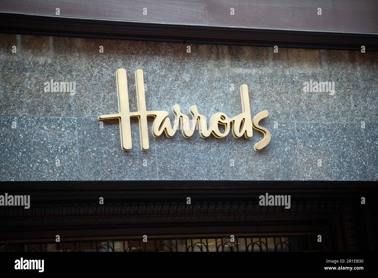 Harrods store illustration hi-res stock photography and images - Alamy