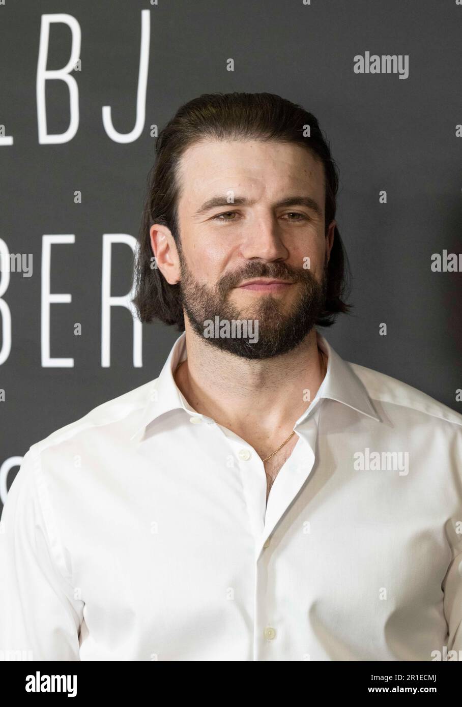 American singer songwriter SAM HUNT poses on the red carpet at the ...