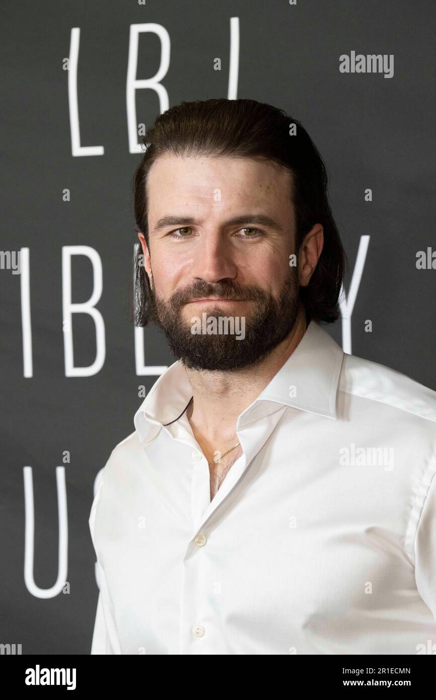American singer songwriter SAM HUNT poses on the red carpet at the ...