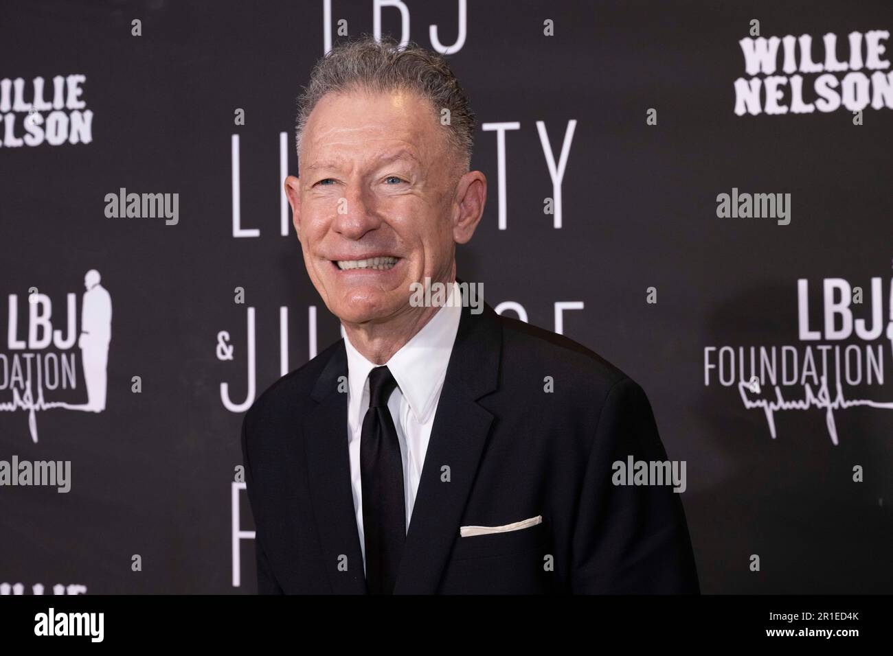 American singer songwriter and native Texan LYLE LOVETT poses on the ...