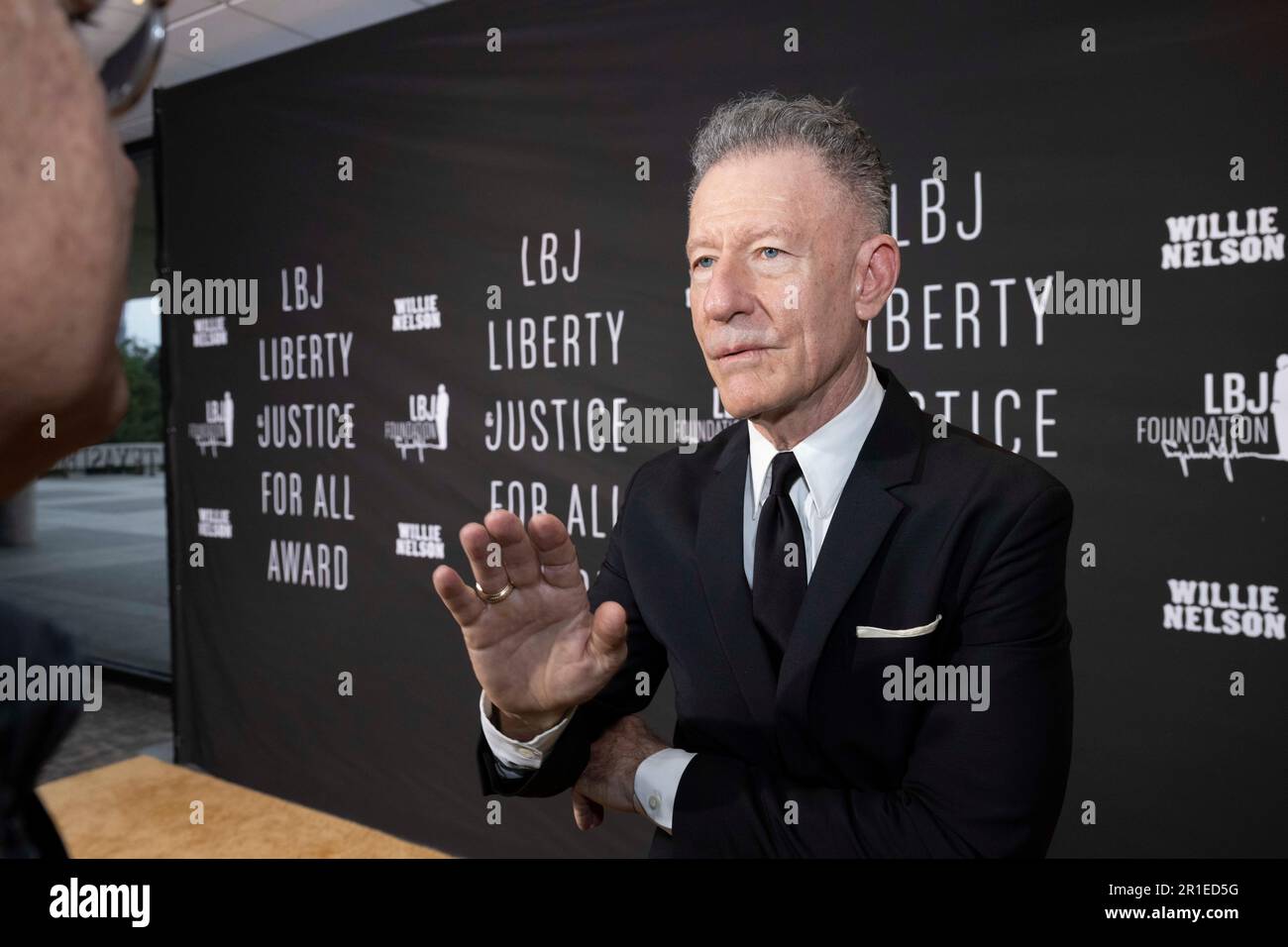 American singer songwriter and native Texan LYLE LOVETT poses on the ...