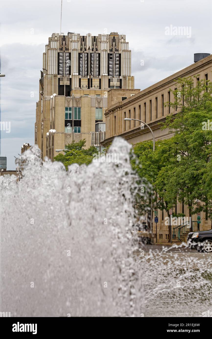 Niagara Mohawk Building, viewed from Clinton Square's fountain. The Art ...