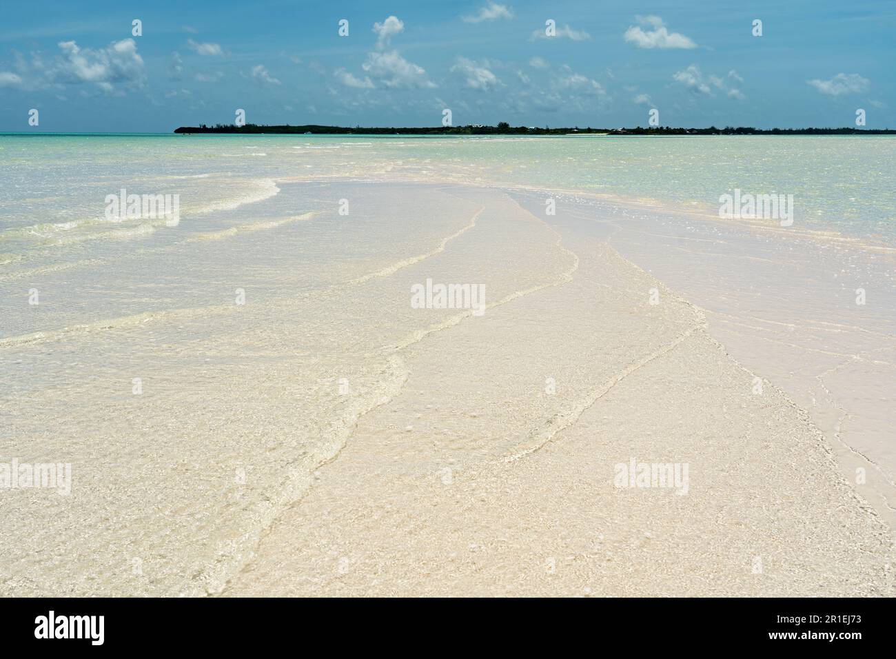 Beautiful Sandbar on the Spanish Wells in the Bahamas Stock Photo - Alamy