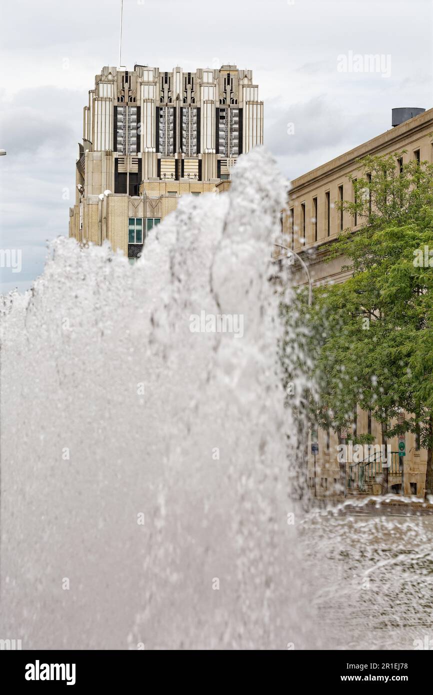 Niagara Mohawk Building, viewed from Clinton Square's fountain. The Art ...