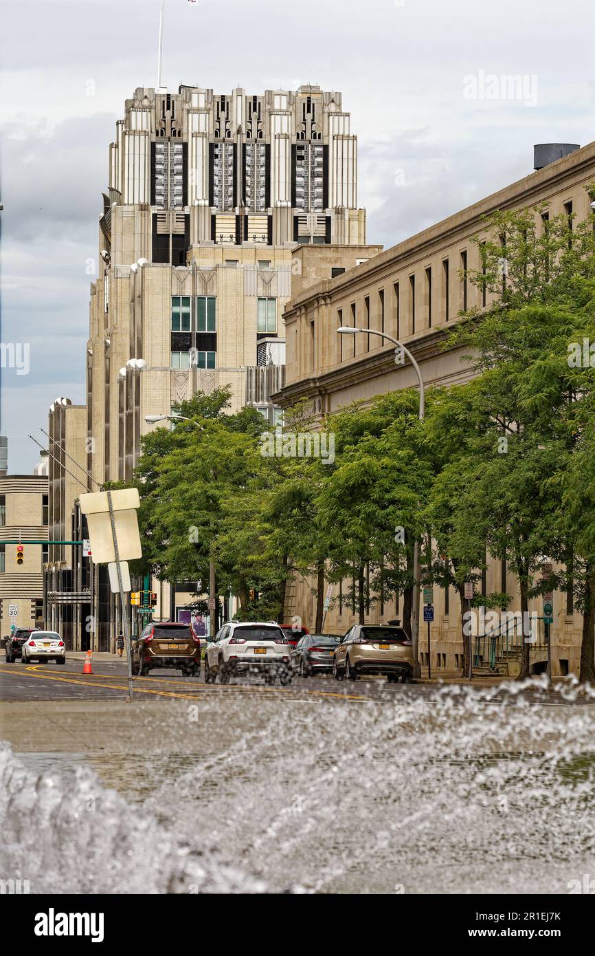 Niagara Mohawk Building, viewed from Clinton Square's fountain. The Art ...