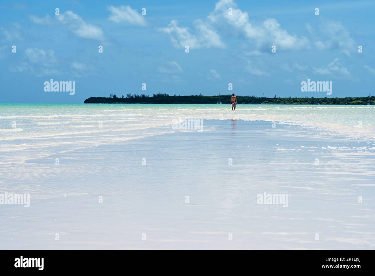 Beautiful Sandbar on the Spanish Wells in the Bahamas Stock Photo - Alamy