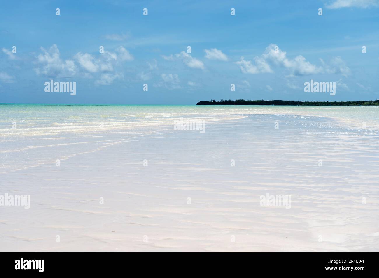 Beautiful Sandbar on the Spanish Wells in the Bahamas Stock Photo - Alamy
