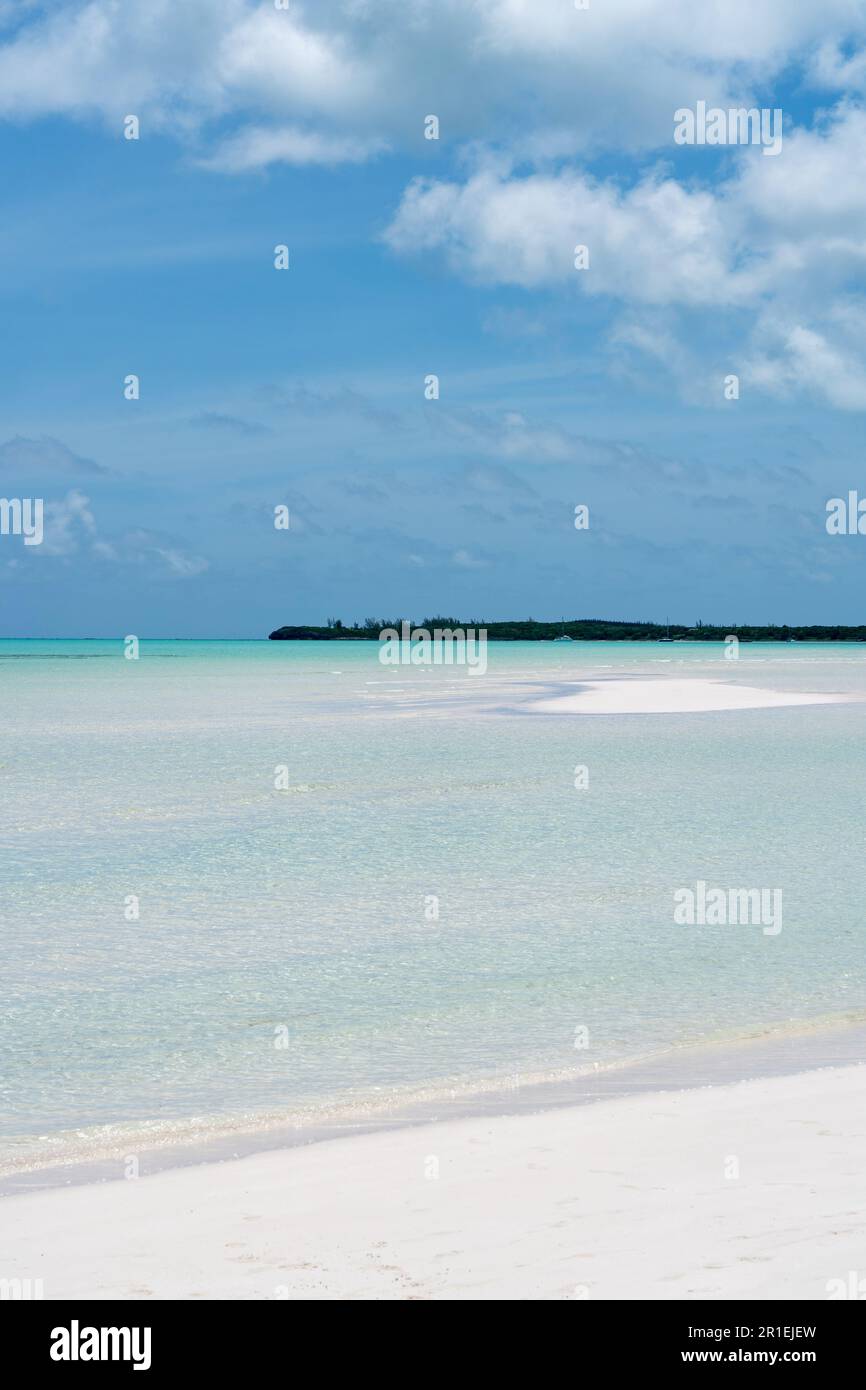 Beautiful Sandbar on the Spanish Wells in the Bahamas Stock Photo - Alamy