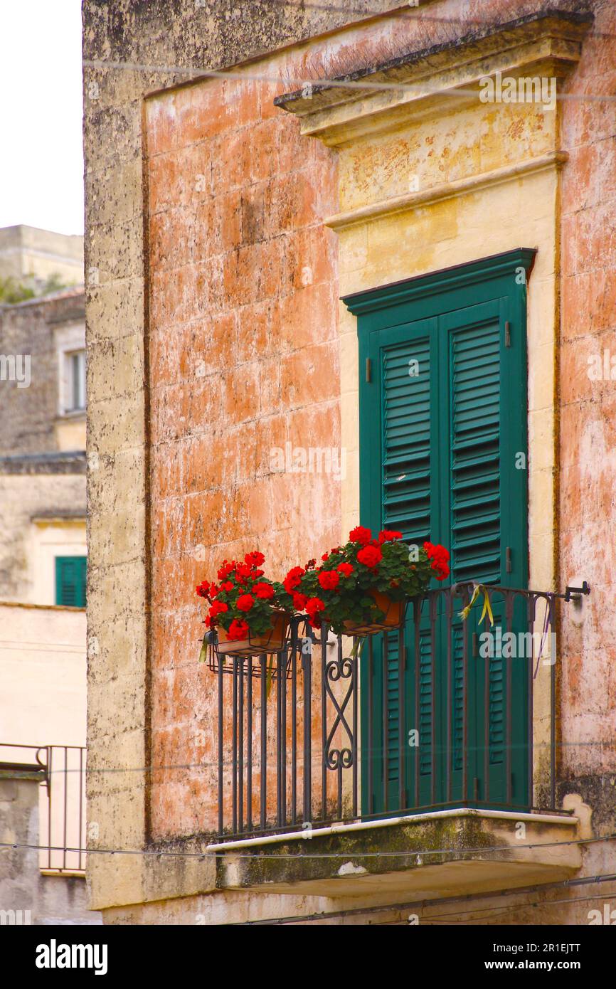 Italian balcony hi-res stock photography and images - Alamy