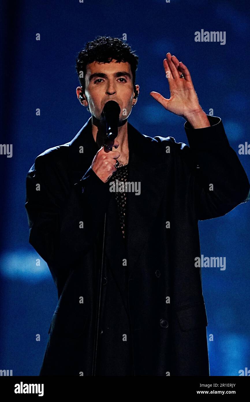 Duncan Laurence performing in the grand final for the Eurovision Song ...