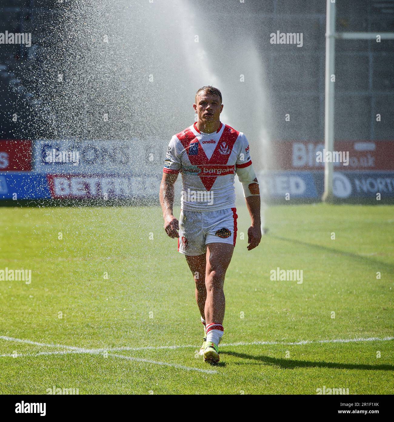 St. Helens, England - 13th May 2023 - Jonny Lomax of St Helens takes a ...