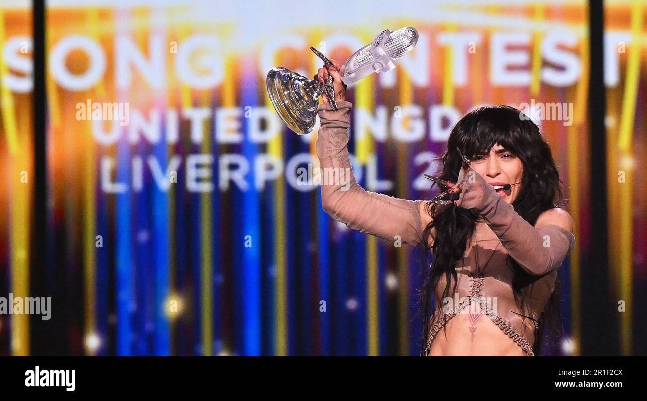 Liverpool, UK. 14th May, 2023. Loreen from Sweden cheers with the ...