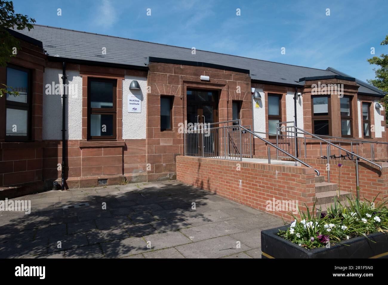 Entrance to the McKillop Institute, the village Hall of Lochwinnoch ...