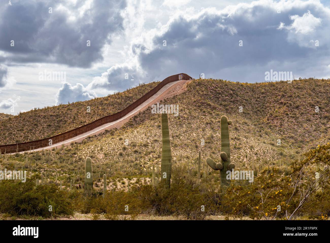Monument mexico us border hi-res stock photography and images - Alamy