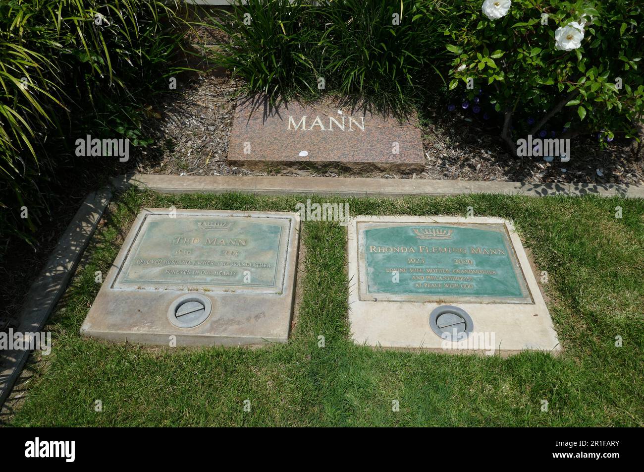 Los Angeles, California, USA 12th May 2023 Actress Rhonda Fleming Grave ...