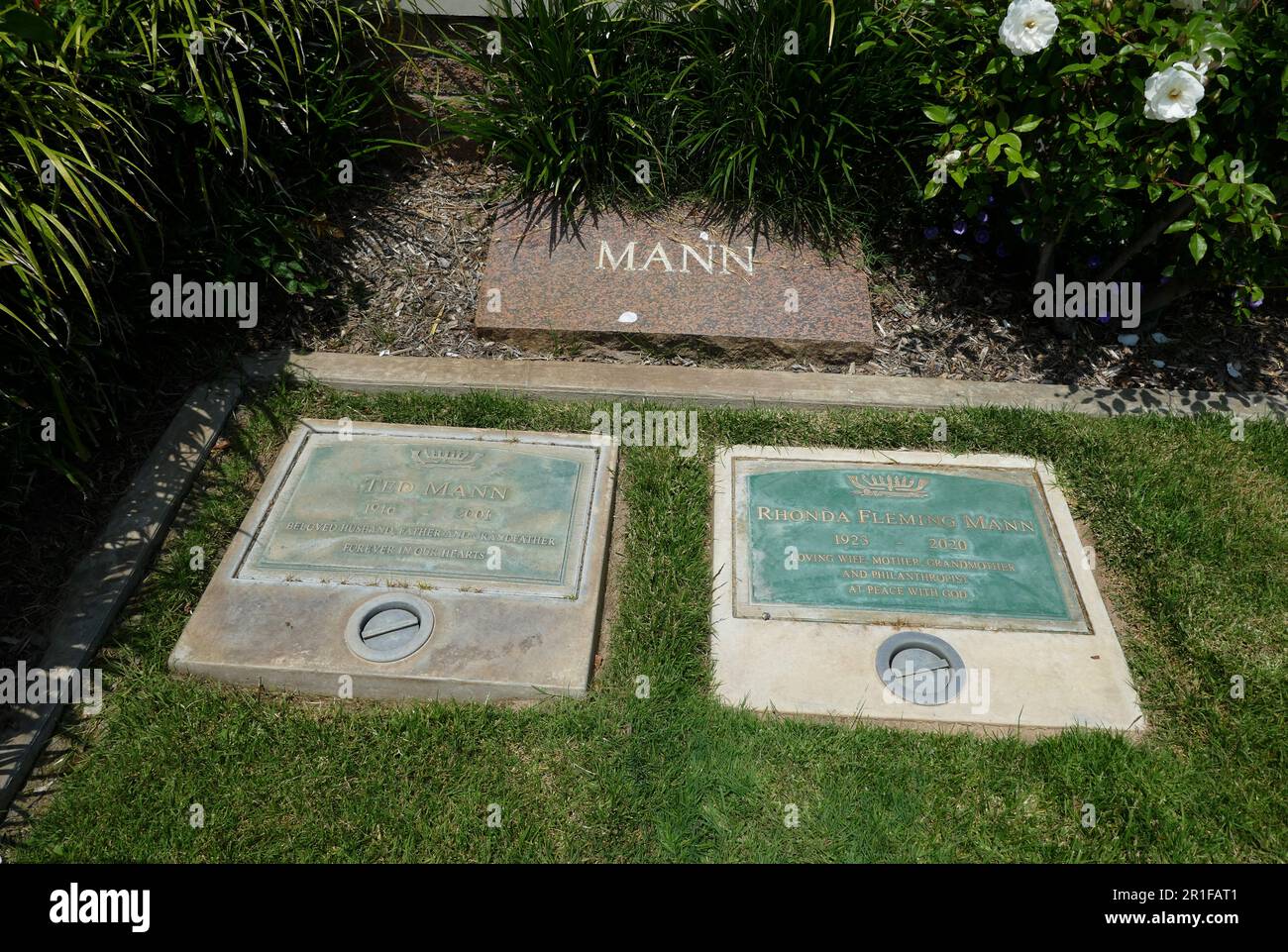 Los Angeles, California, USA 12th May 2023 Actress Rhonda Fleming Grave ...