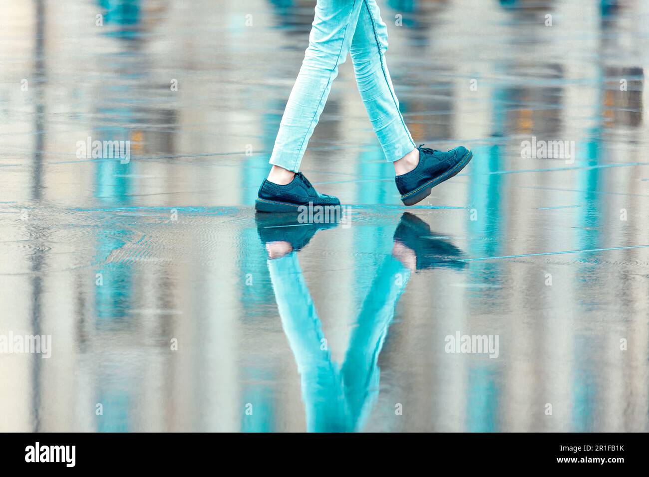 Stepping mirror hi-res stock photography and images - Alamy