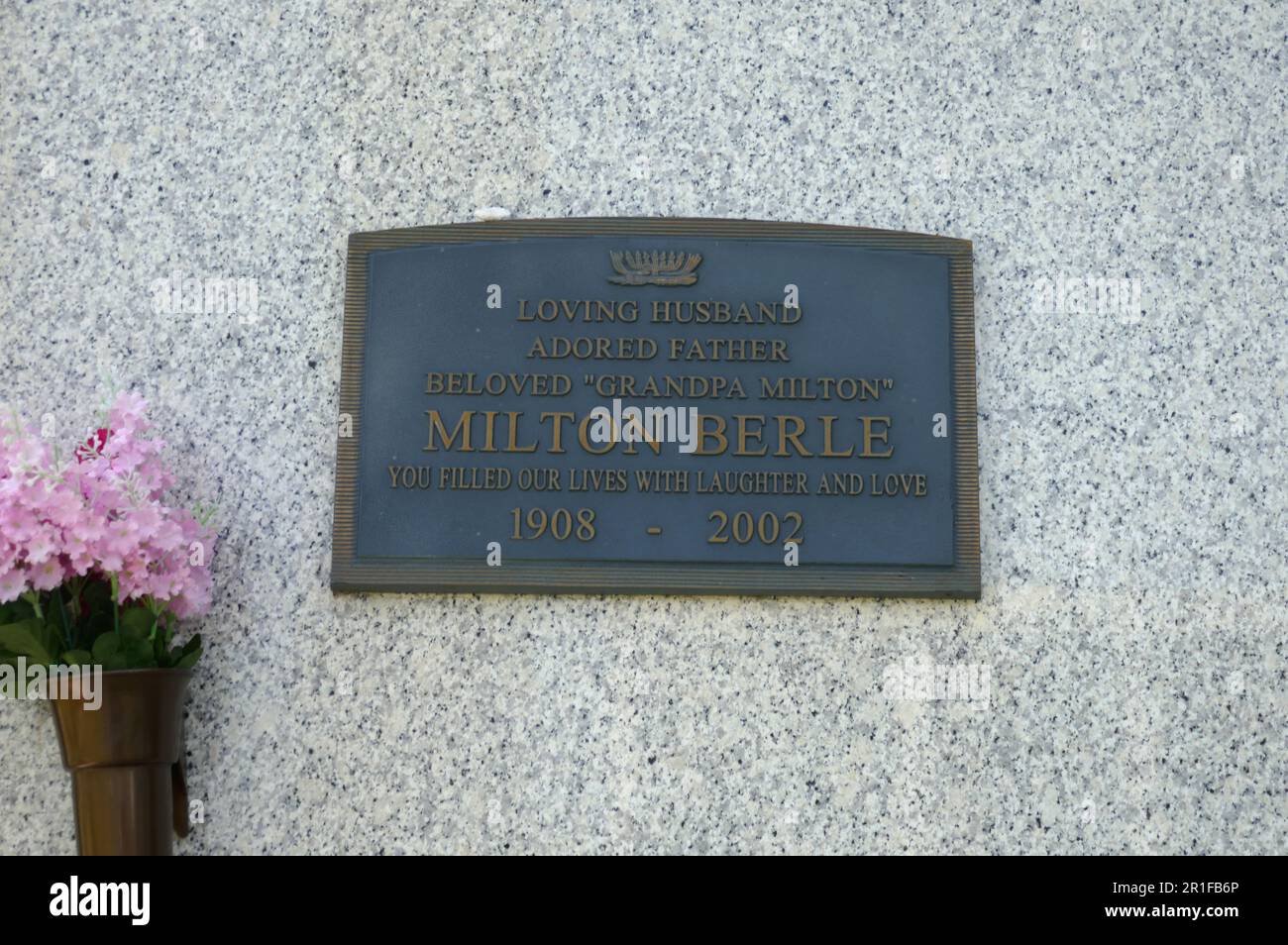 Los Angeles, California, USA 12th May 2023 Comedian Milton Berle Grave ...