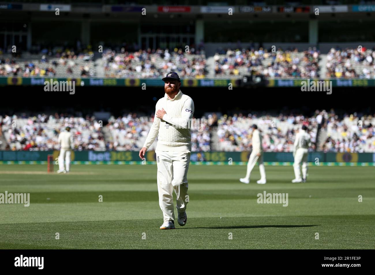 Ashes cricket australia crowd cheering hi-res stock photography and ...