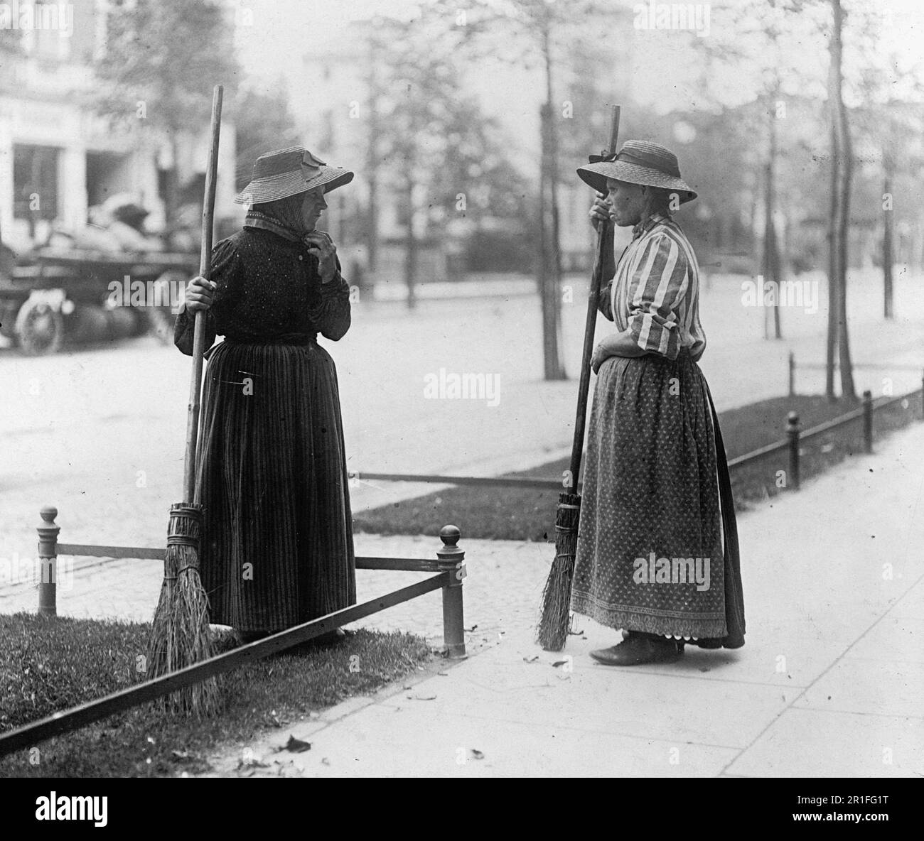 Archival Photo: Women street sweepers in Berlin Germany ca. 1908-1919 ...