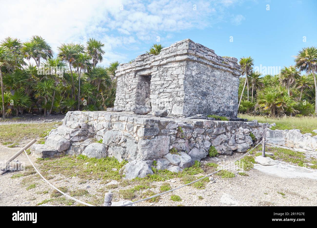 The scenic ruins of Tulum, the only ancient Mayan city built on a cliff ...