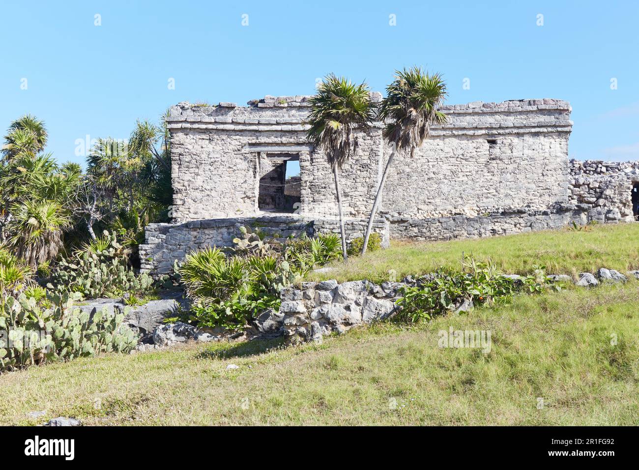 The scenic ruins of Tulum, the only ancient Mayan city built on a cliff ...