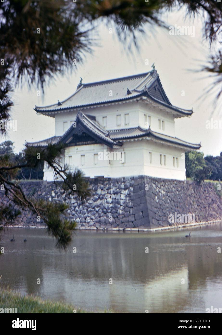 1973 tokyo imperial palace hi-res stock photography and images - Alamy