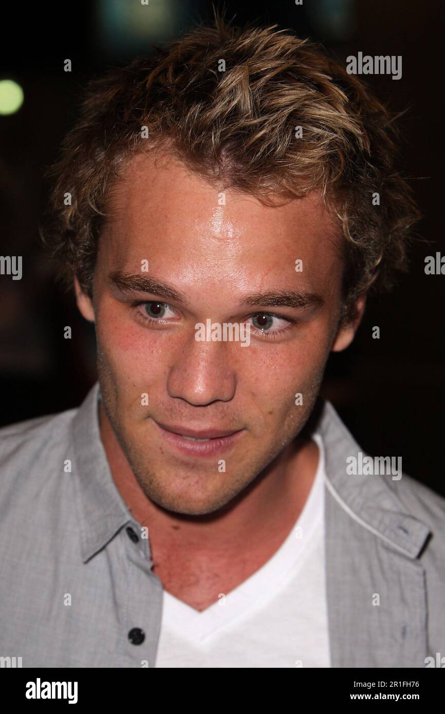 Lincoln Lewis The premiere of '127 Hours' held at Event Cinemas Sydney ...
