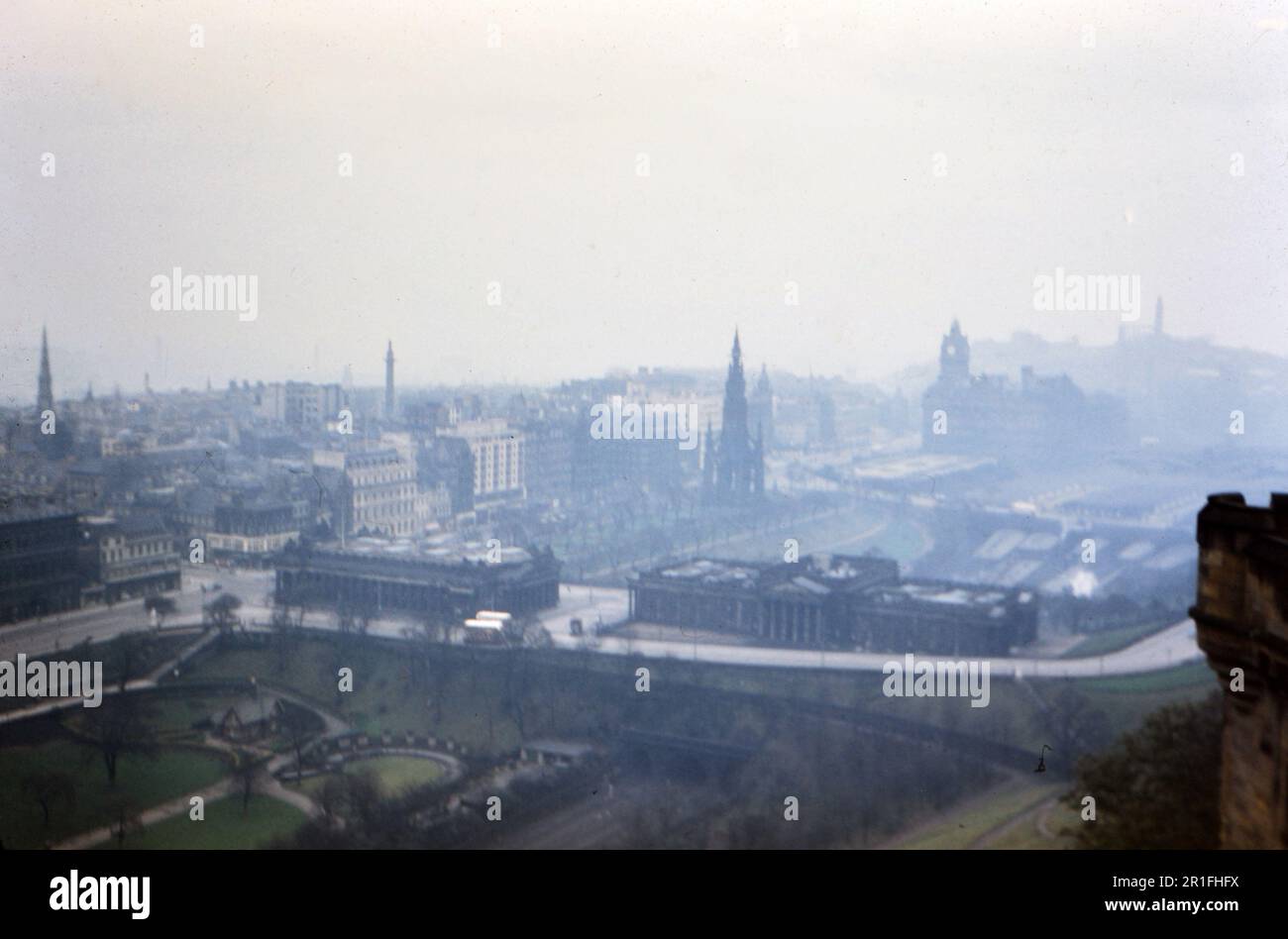 City of edinburgh 1950s hi-res stock photography and images - Alamy