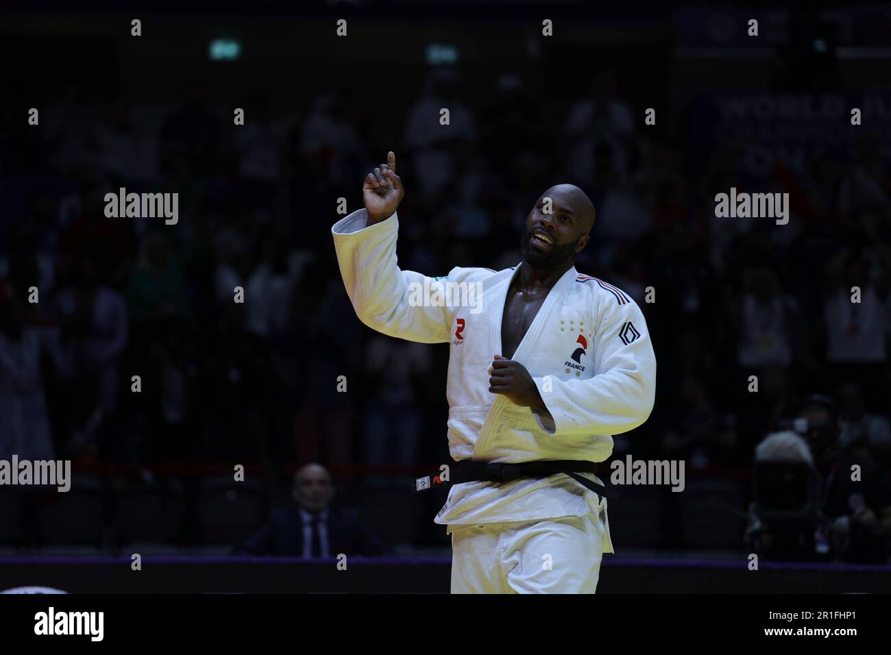 France's Teddy Riner celebrates after winnning the men's +100kg class ...