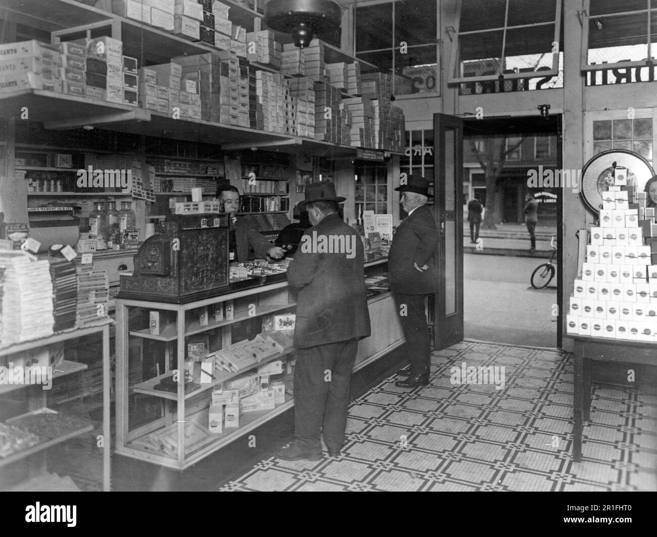 Archival peoples drug store hi-res stock photography and images - Alamy