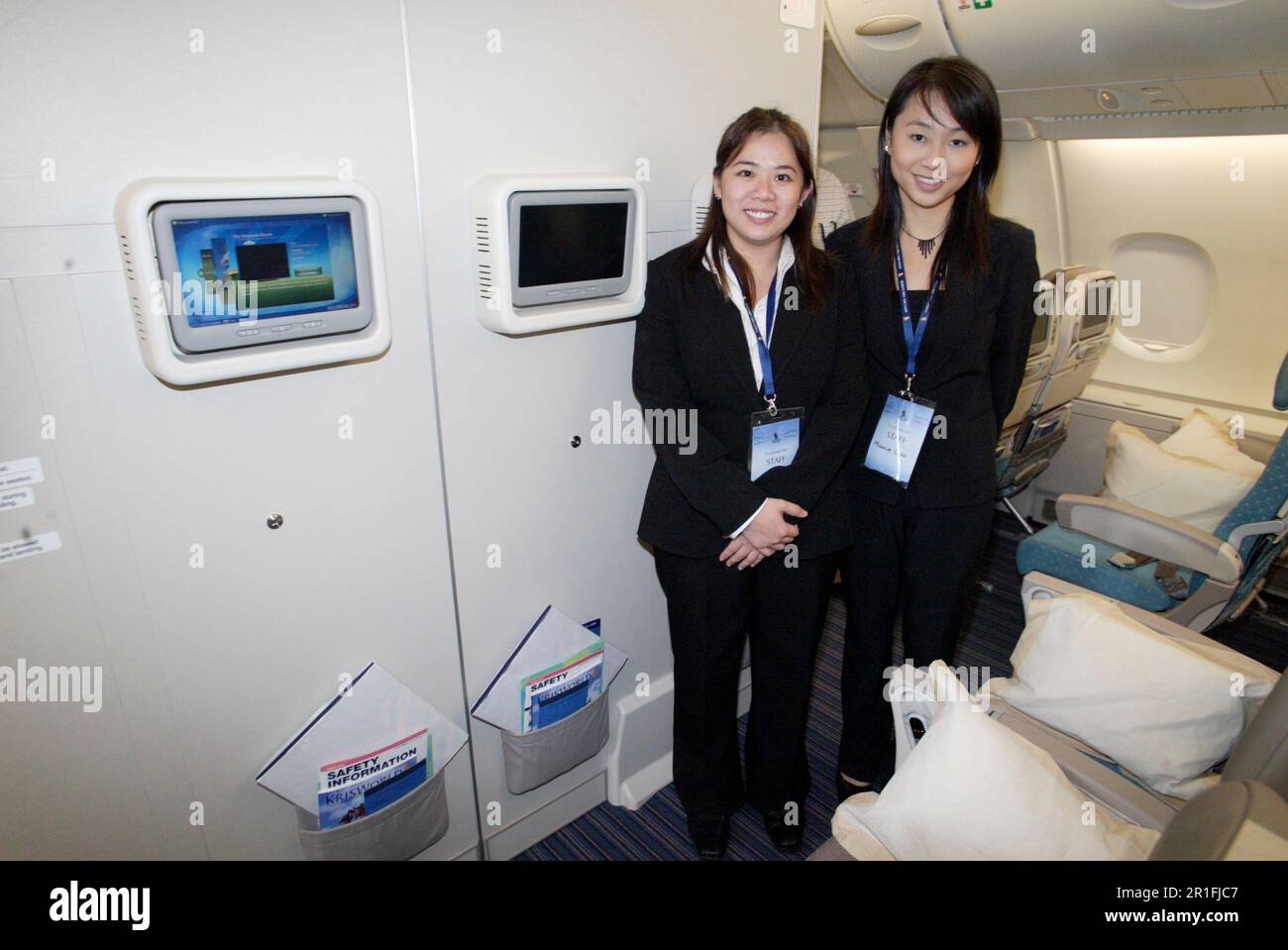 Lee Wei (left) and Monica Loo, of Singapore Airlines Inflight ...