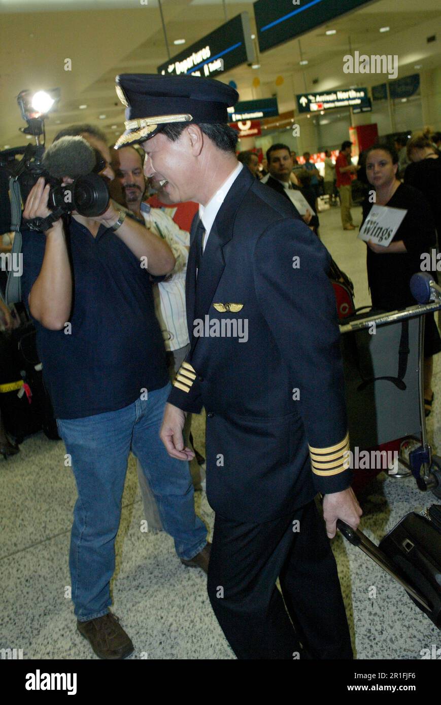 Captain Robert Ting, pilot of the first commercial Singapore Airlines ...