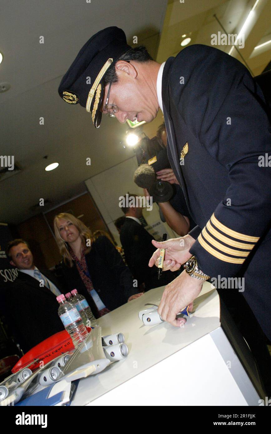 Captain Robert Ting, pilot of the first commercial Singapore Airlines ...