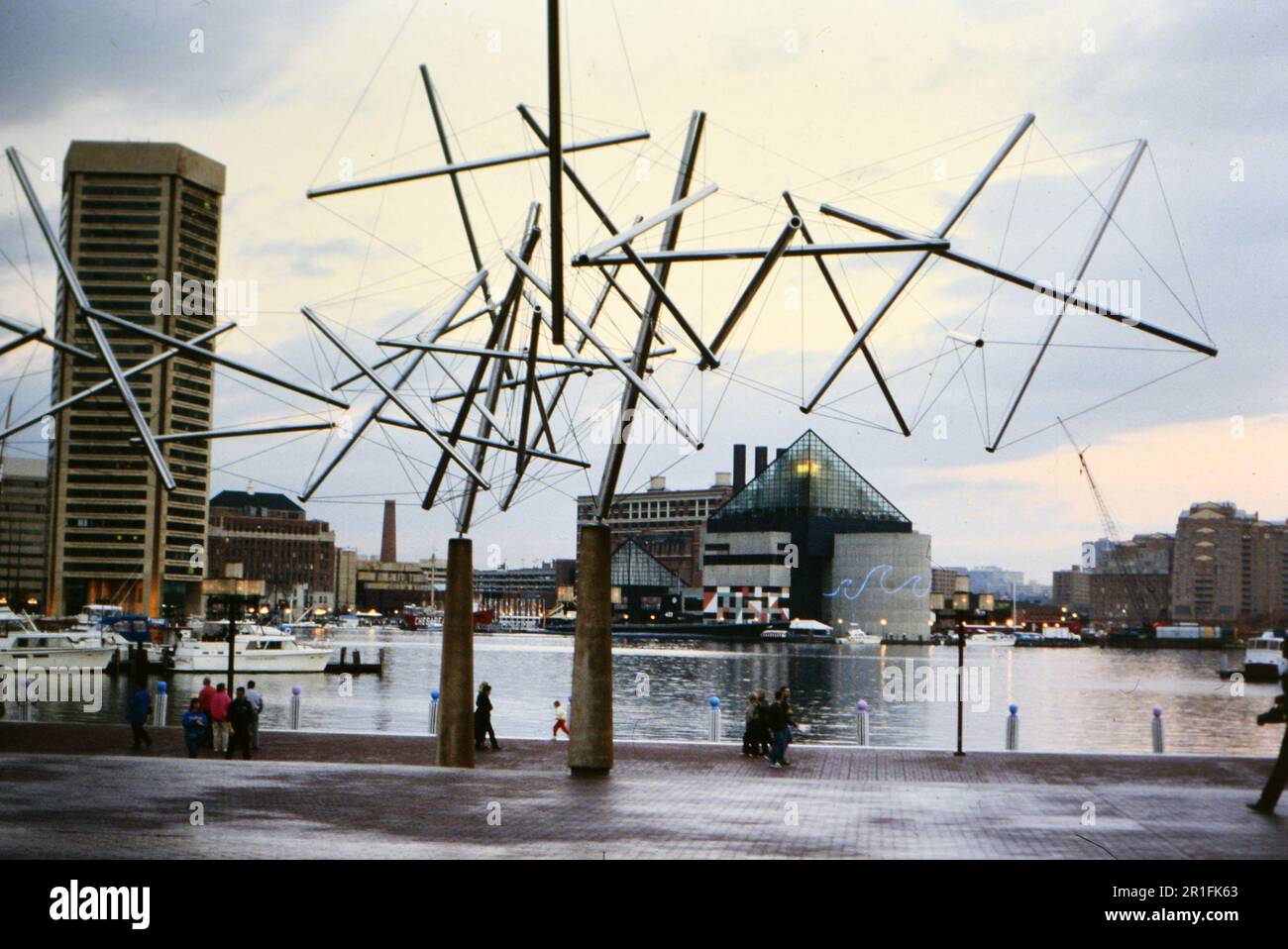 Easy Landing sculpture by Kenneth Snelson at Baltimore Harbor ca. 1988 ...