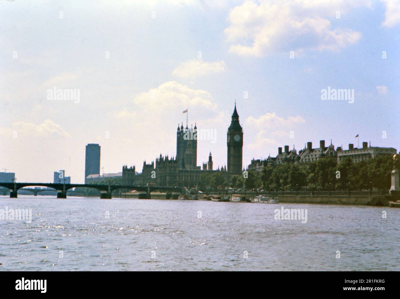1975 london skyline hi-res stock photography and images - Alamy