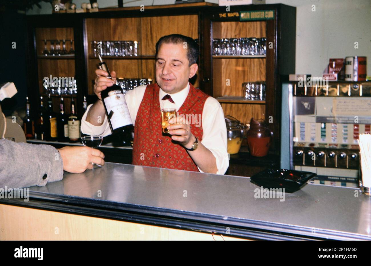 Early 1970s bartender hi-res stock photography and images - Alamy