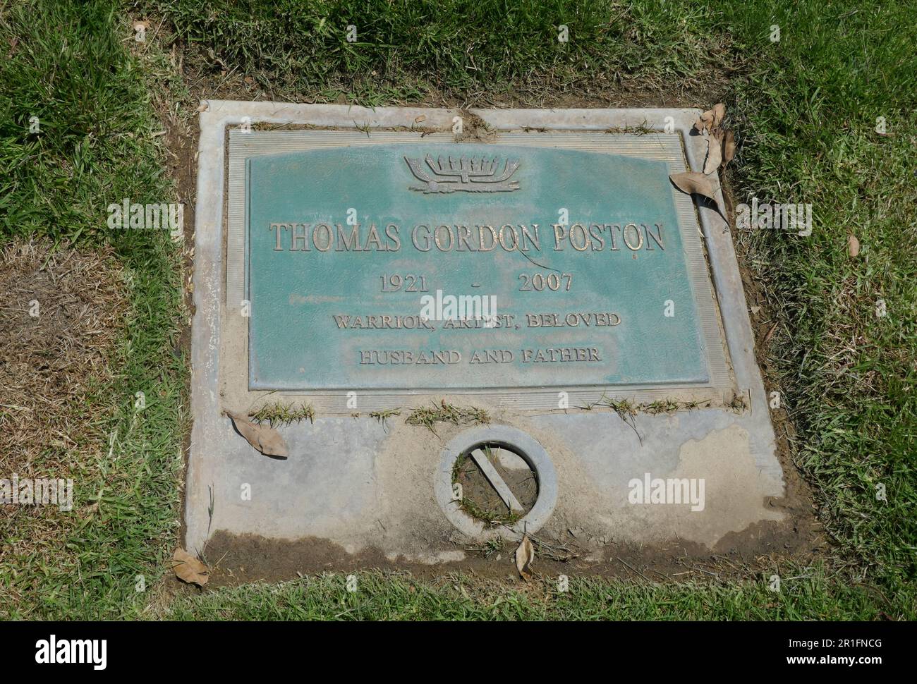 Los Angeles, California, USA 12th May 2023 Actor Tom Poston Grave in ...
