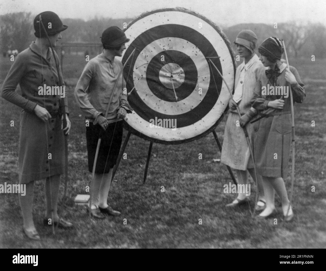 1920s archery hi-res stock photography and images - Alamy