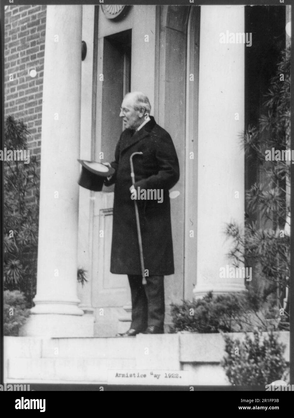 Archival Photo: Armistice Day, 1922 - Woodrow Wilson standing in the ...