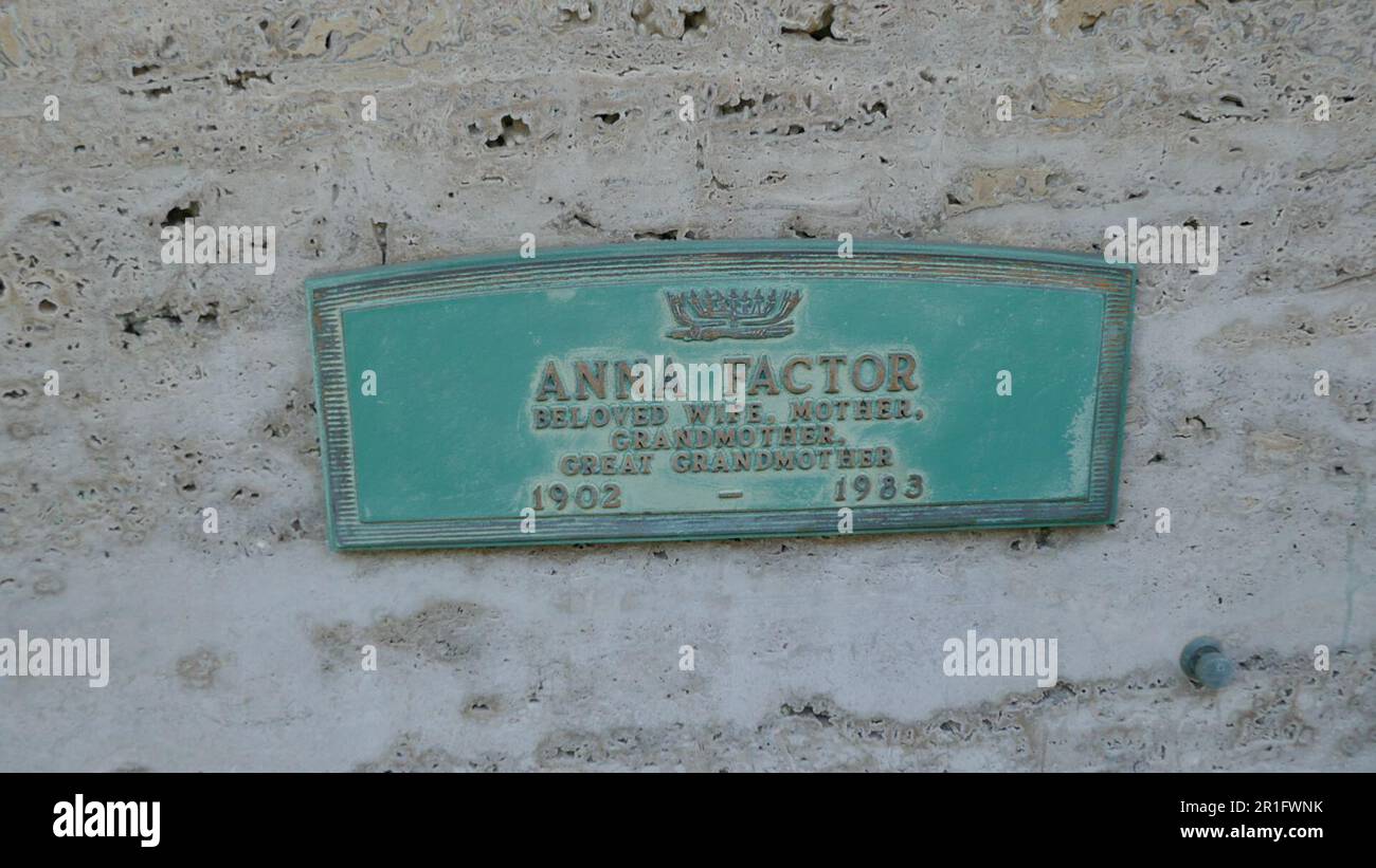 Los Angeles, California, USA 12th May 2023 Anna Factor Grave at ...
