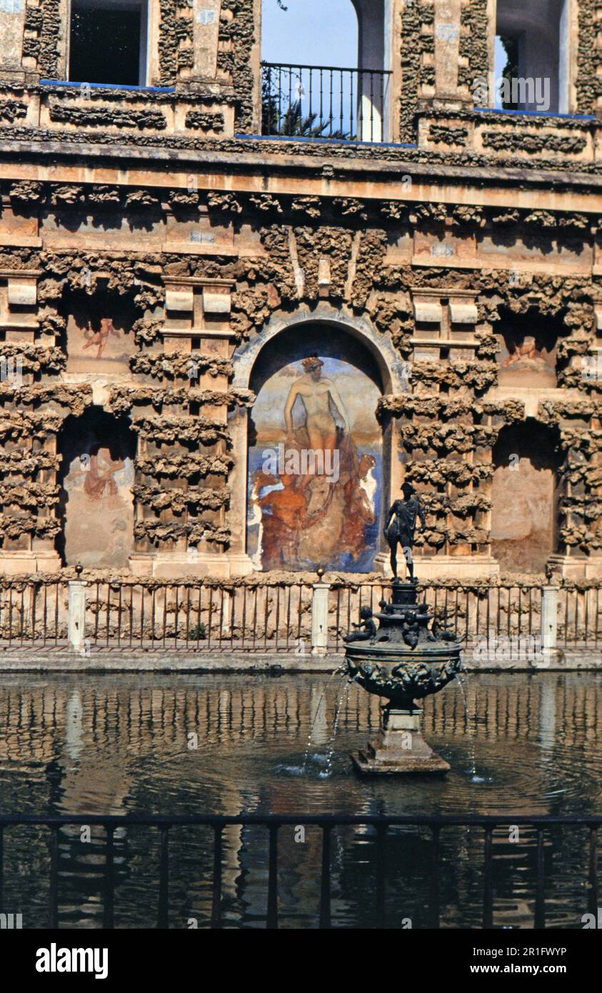 The pool of mercury hi-res stock photography and images - Alamy