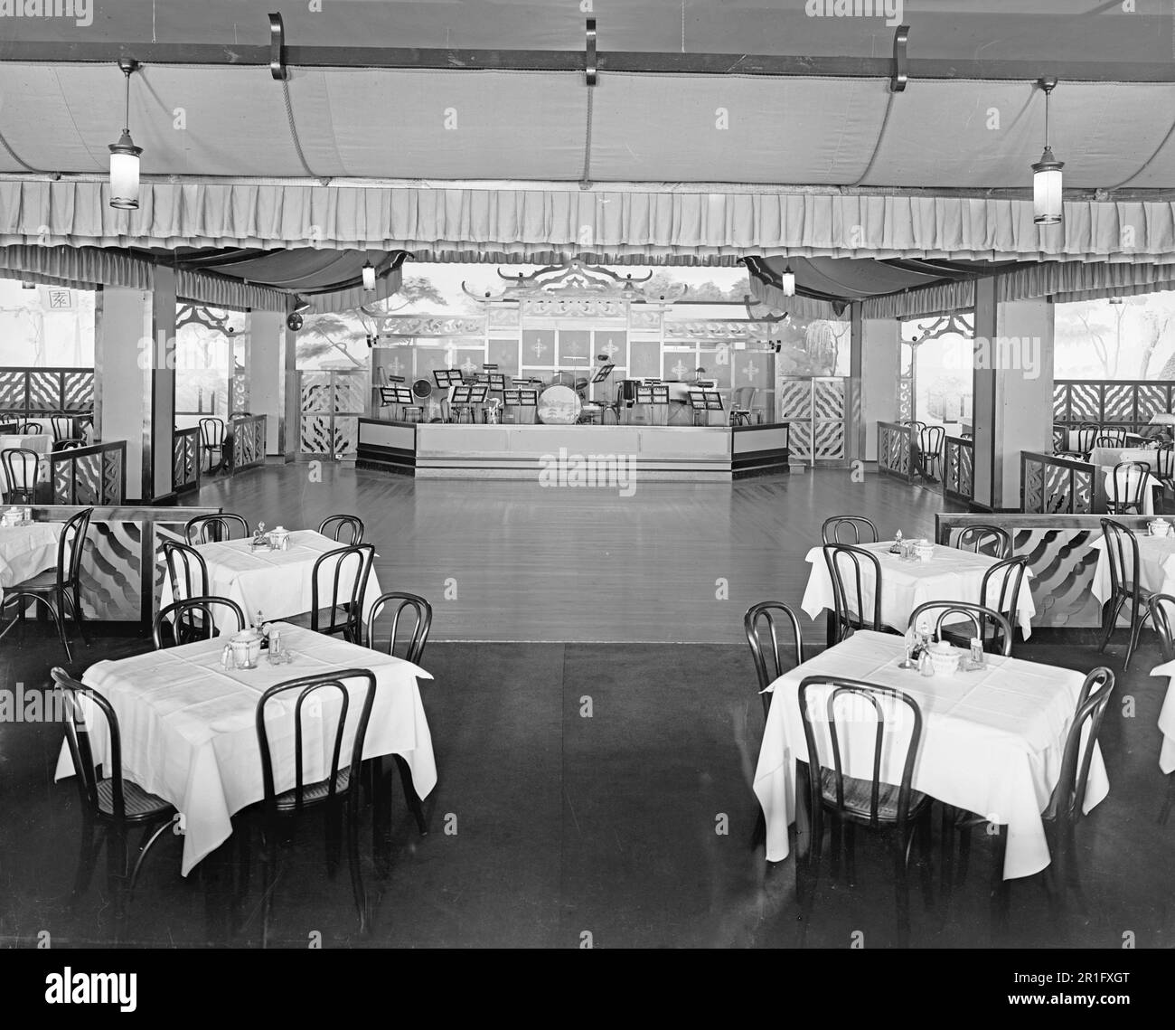 Archival restaurant hi-res stock photography and images - Alamy